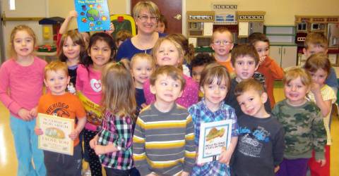 Little Sprouts hosts celebrity reader Colleen Duffy