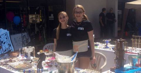 Mini mall celebrates grand openings