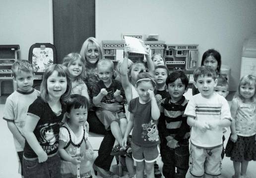 Celebrity reader Jamie Bernard visits Little Sprouts