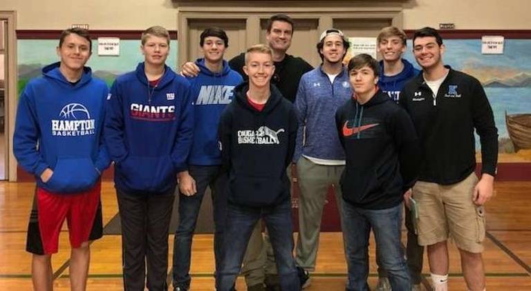 KRHS hoopsters help at soup kitchen